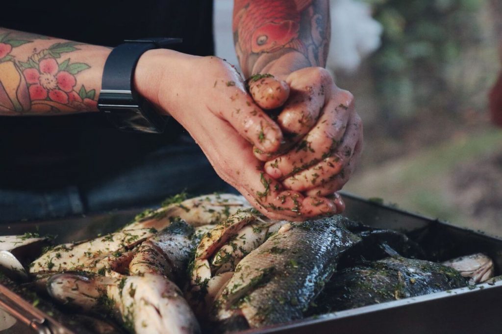 Ryba miruna czy jest zdrowa? Miruna z rodziny dorszokształtnych z ...